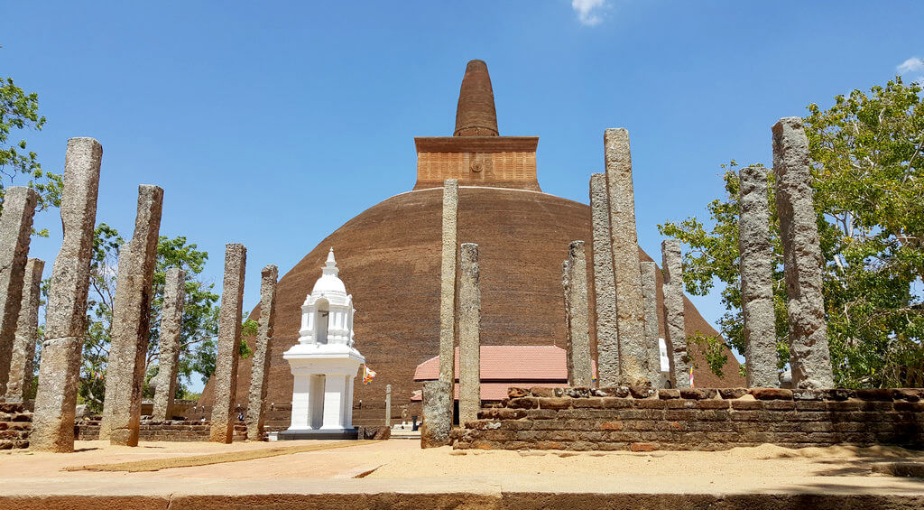 Best time to go to Anuradhapura | Weather and Climate. 5 months to avoid!