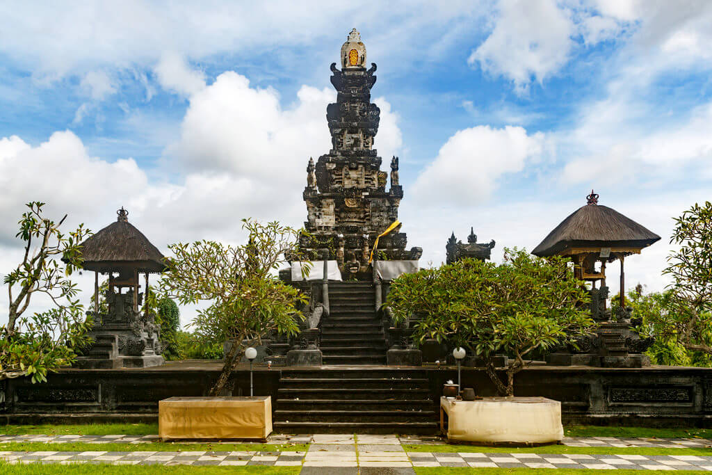 Best time to go to Kuta | Weather and Climate. 6 months to avoid!